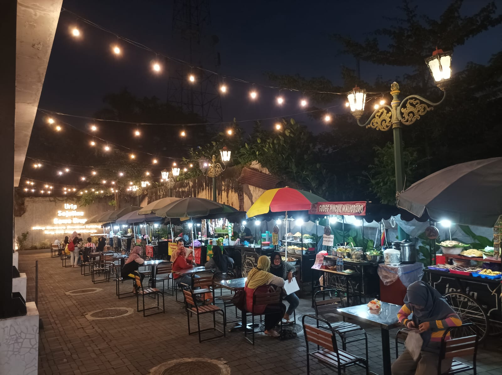 Selasar Gedung D - Teras Malioboro